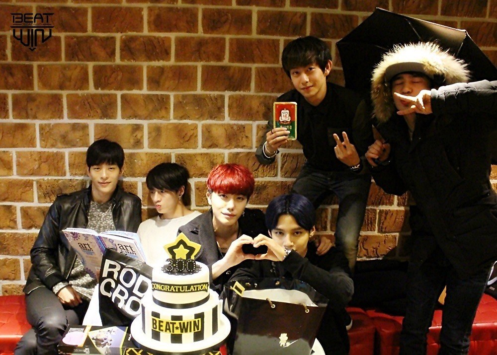 BEAT WIN celebrates their 300th day since debut!