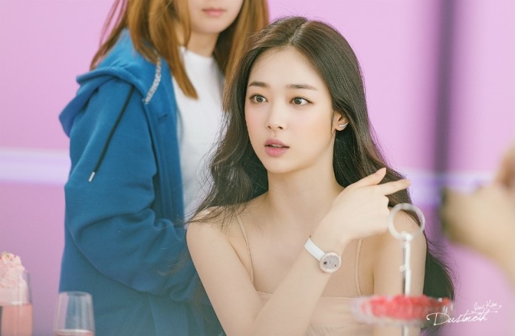 Netizens Claim Sulli Has Reached GODDESS-LEVEL Beauty After Latest ...