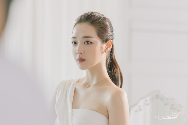 Netizens Claim Sulli Has Reached GODDESS-LEVEL Beauty After Latest ...