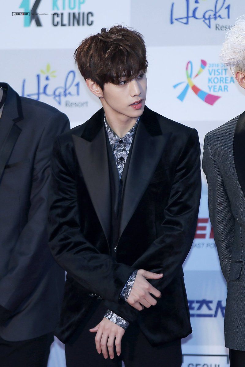 10 photos that show why Mark is GOT7's visual - Koreaboo