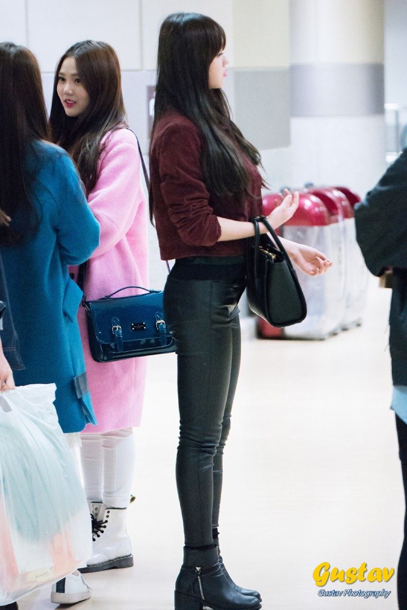 You Won’t Believe Oh My Girl YooA’s Real Height - Koreaboo