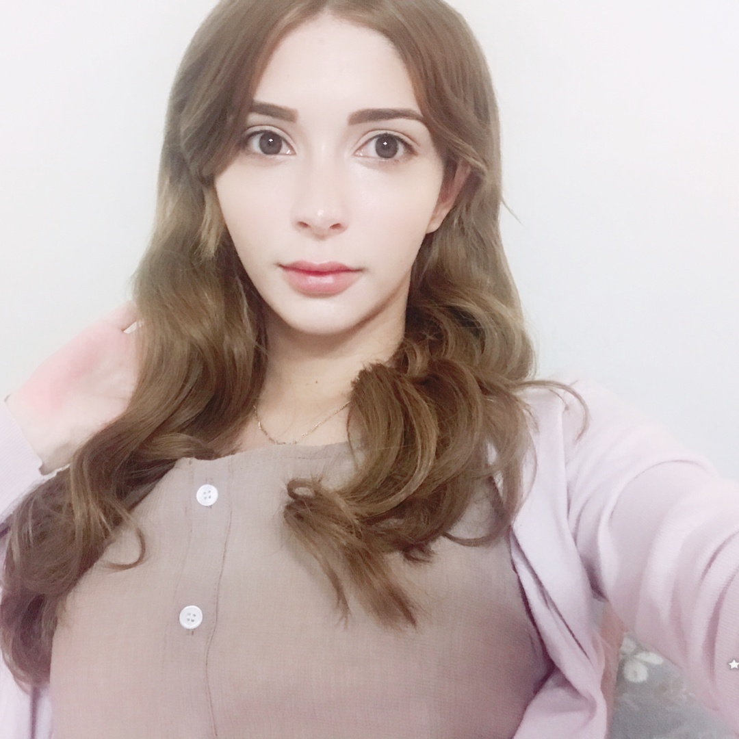 Meet The First Ever Fully White Female K-Pop Idol - Koreaboo