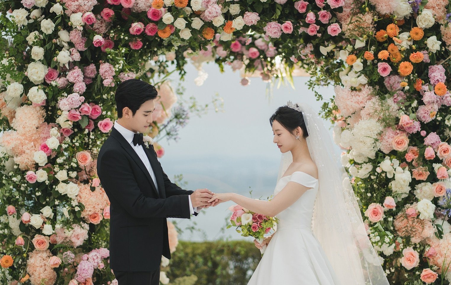 Upcoming K-Drama Scene Is Going Viral For Resembling Hyun Bin And Son ...