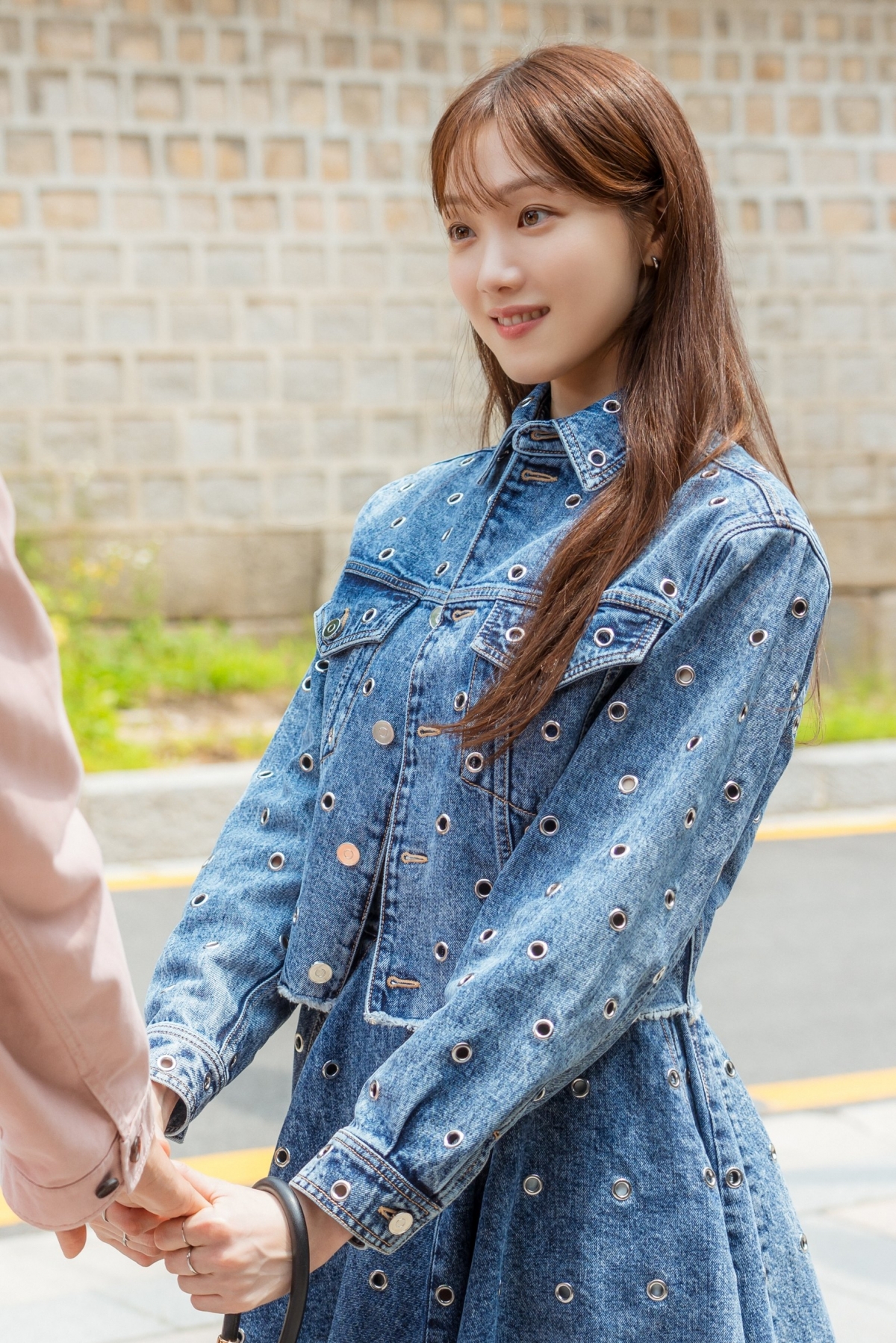 Lee Sung Kyung Surprises "Doctor Slump" Viewers With Cameo - Koreaboo