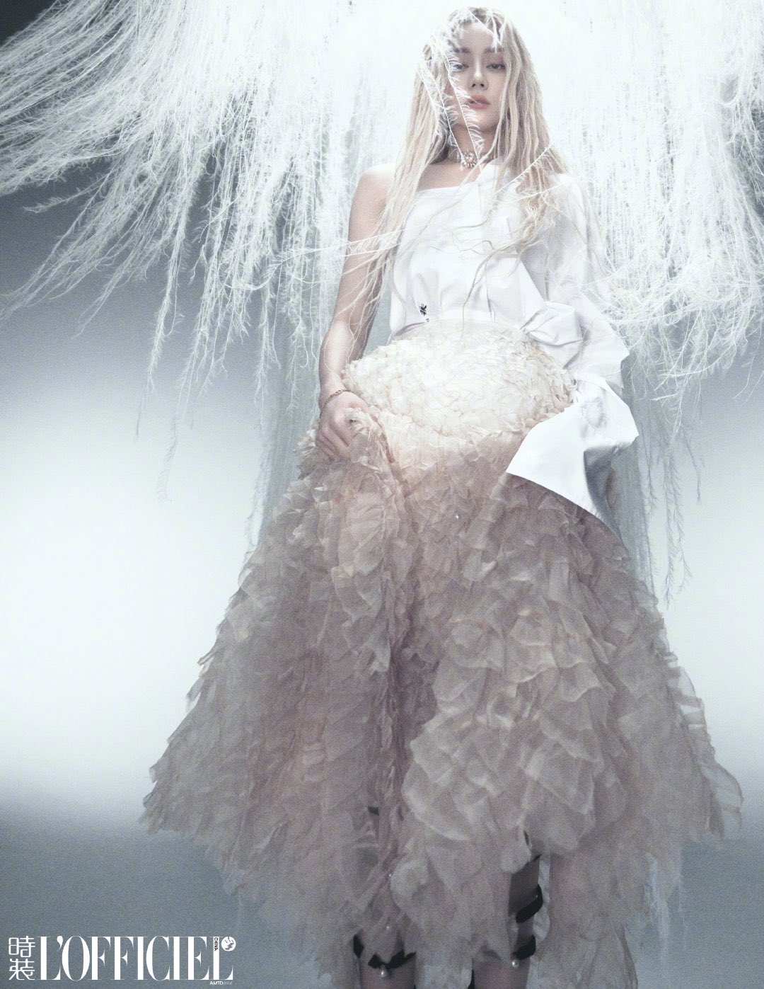 Actress's New Viral Pose Could Be Dangerous, Health Experts Warn - Koreaboo