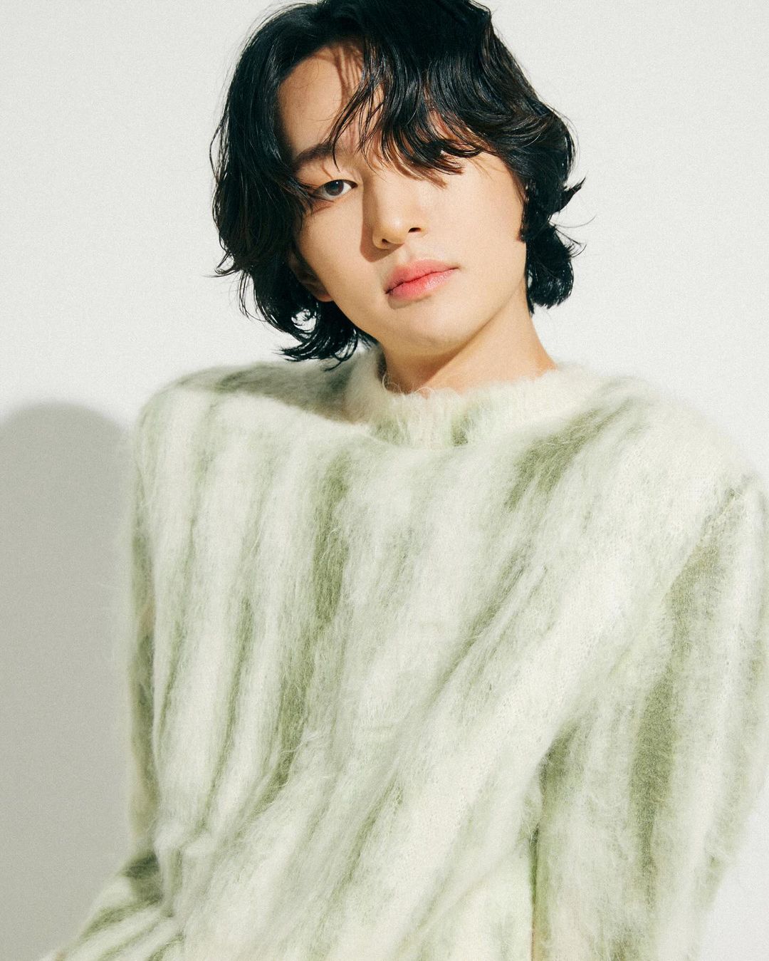 Netizens React To SHINee Onew's Return With A New Agency - Koreaboo