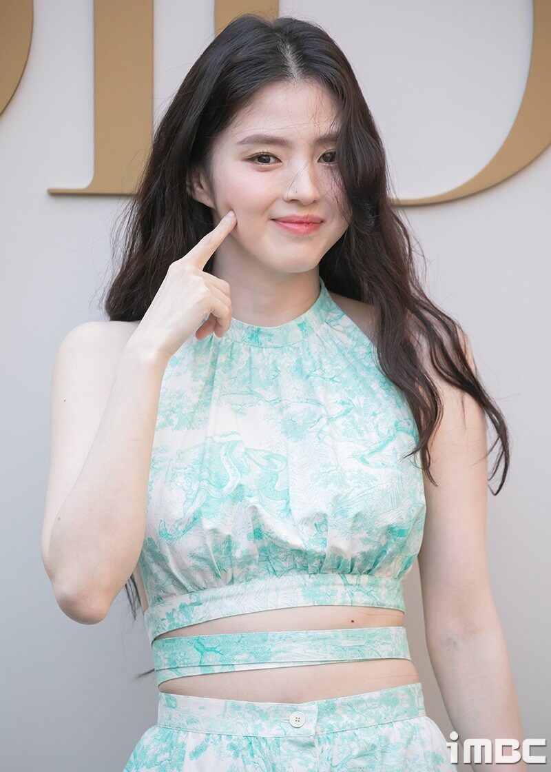 Han So Hee Has Netizens Heavily Divided After Flaunting Her "Hidden ...