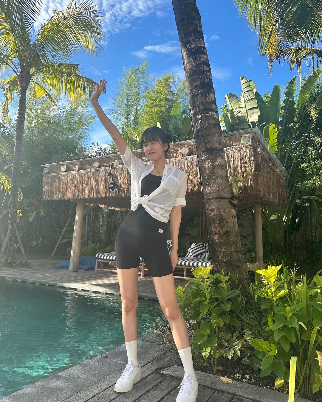 IVE's Yujin Shocks Netizens With Her Tall Height — Standing Next To ...