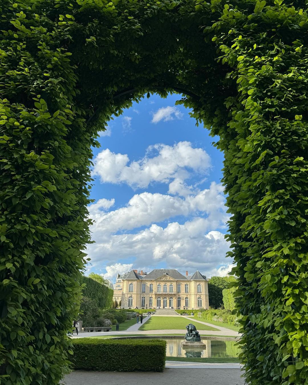 BLACKPINK Lisa's Recent Post Seemingly Confirms Date With Rumored ...