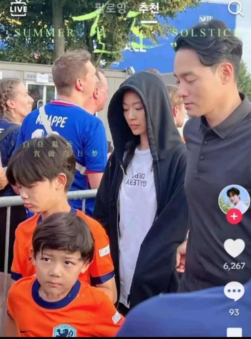 Rare Photo Of Jun Ji Hyun's Young Sons Prove That Beauty Is Genetic ...