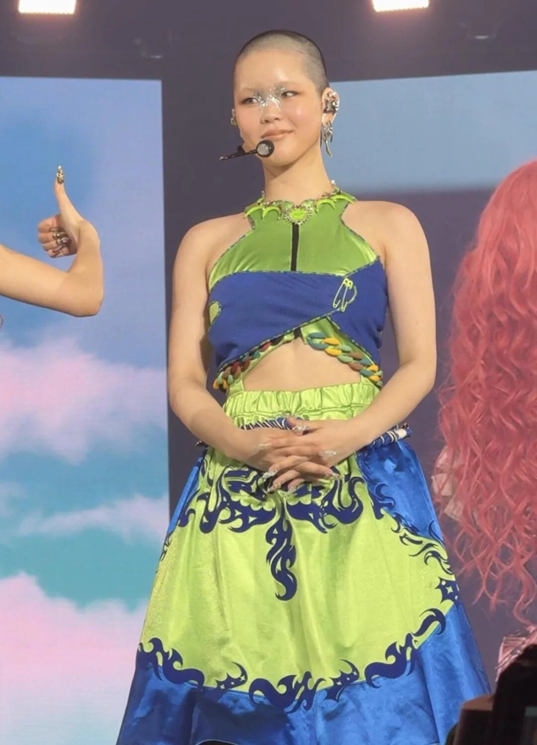 4th Generation Idol's "Hot Mess" Hair Style Goes Viral - Koreaboo