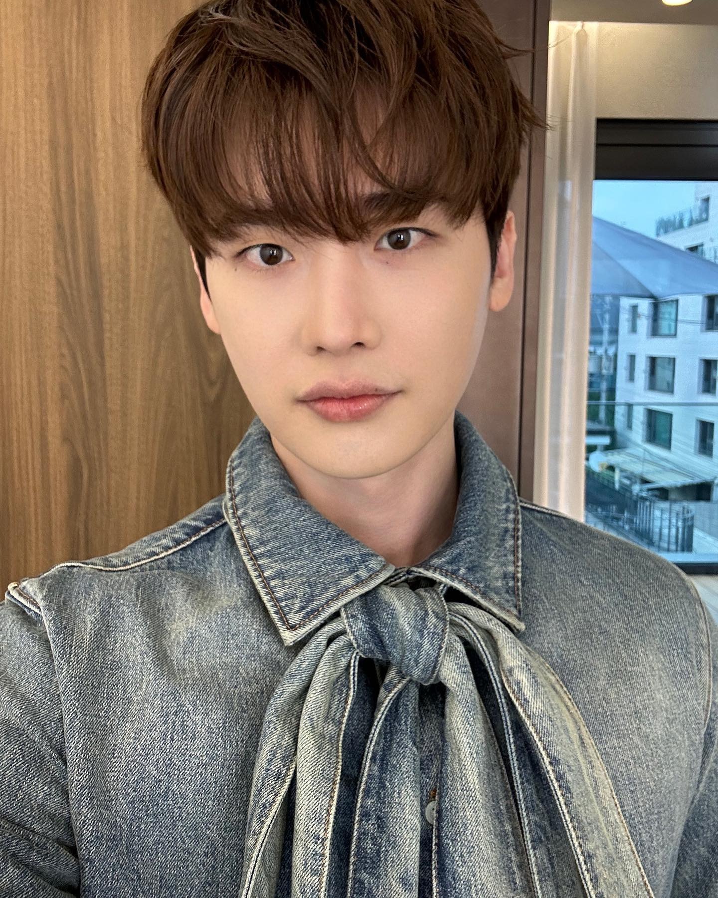 Negative Anecdote From Alleged Staff About Actor Lee Jong Suk ...