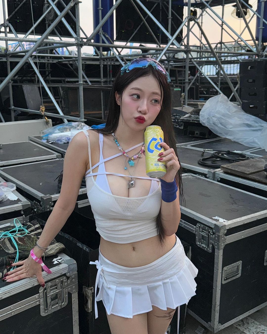 New Viral "Waterbomb Queen" Gains Attention For Sexy "2024 CassCool Festival" Performance - Koreaboo