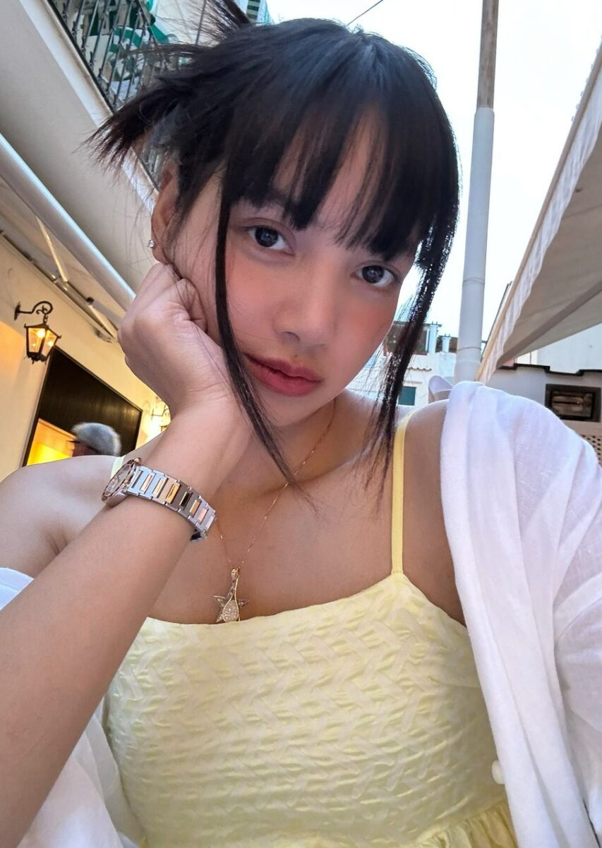 BLACKPINK's Lisa Looks Like A Professional Model - Koreaboo