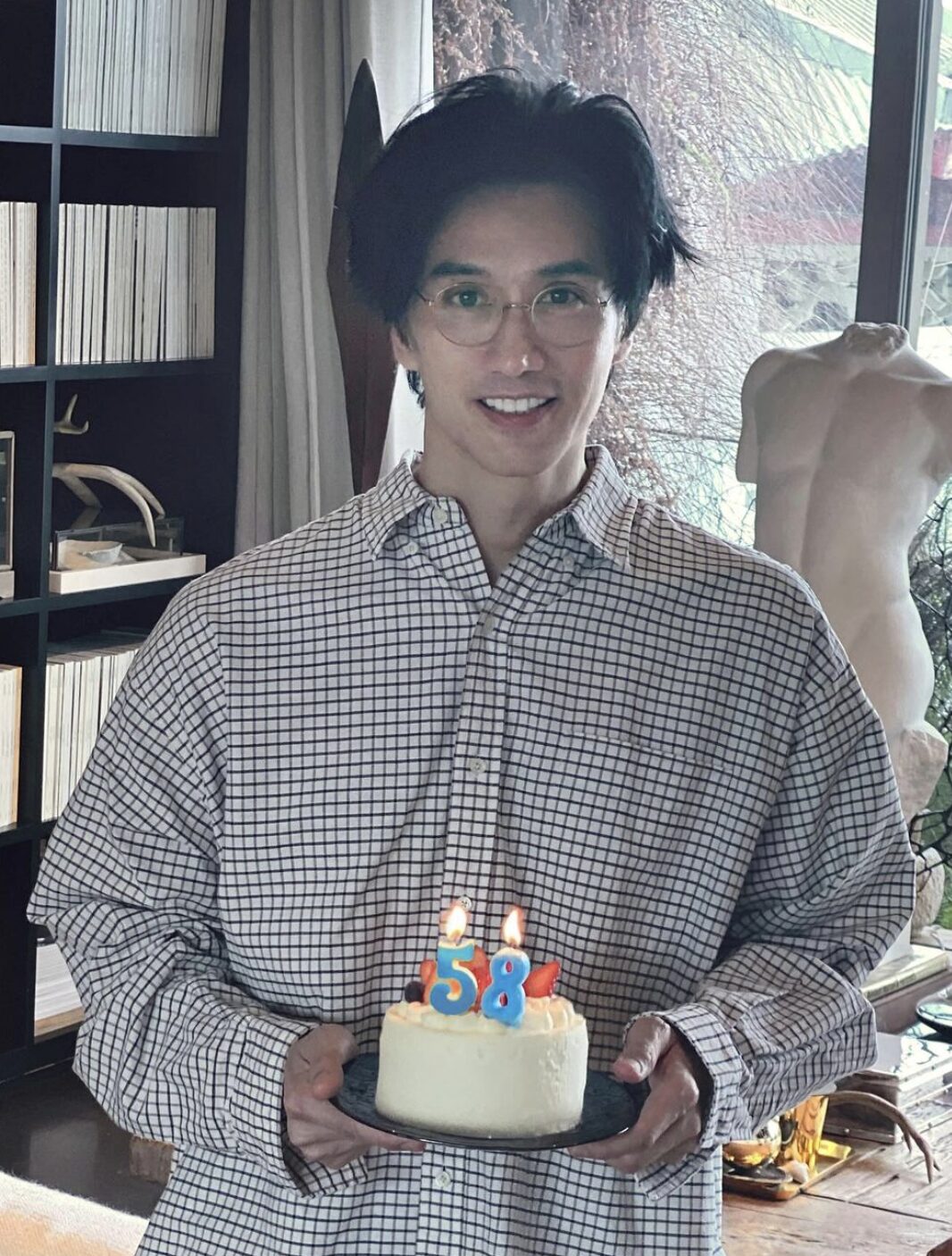 The 58-Year-Old Photographer Who Could Pass As A 25-Year-Old Idol ...