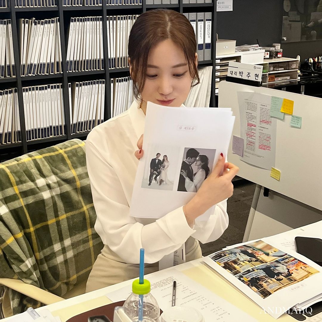 Rising Actress's Agency Seemingly Leaks "Engagement" Photos - Koreaboo