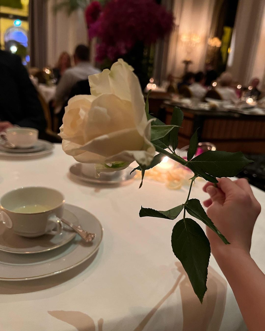 Newlywed Top Star Unveils Handsome Husband And Wedding Ring For First ...
