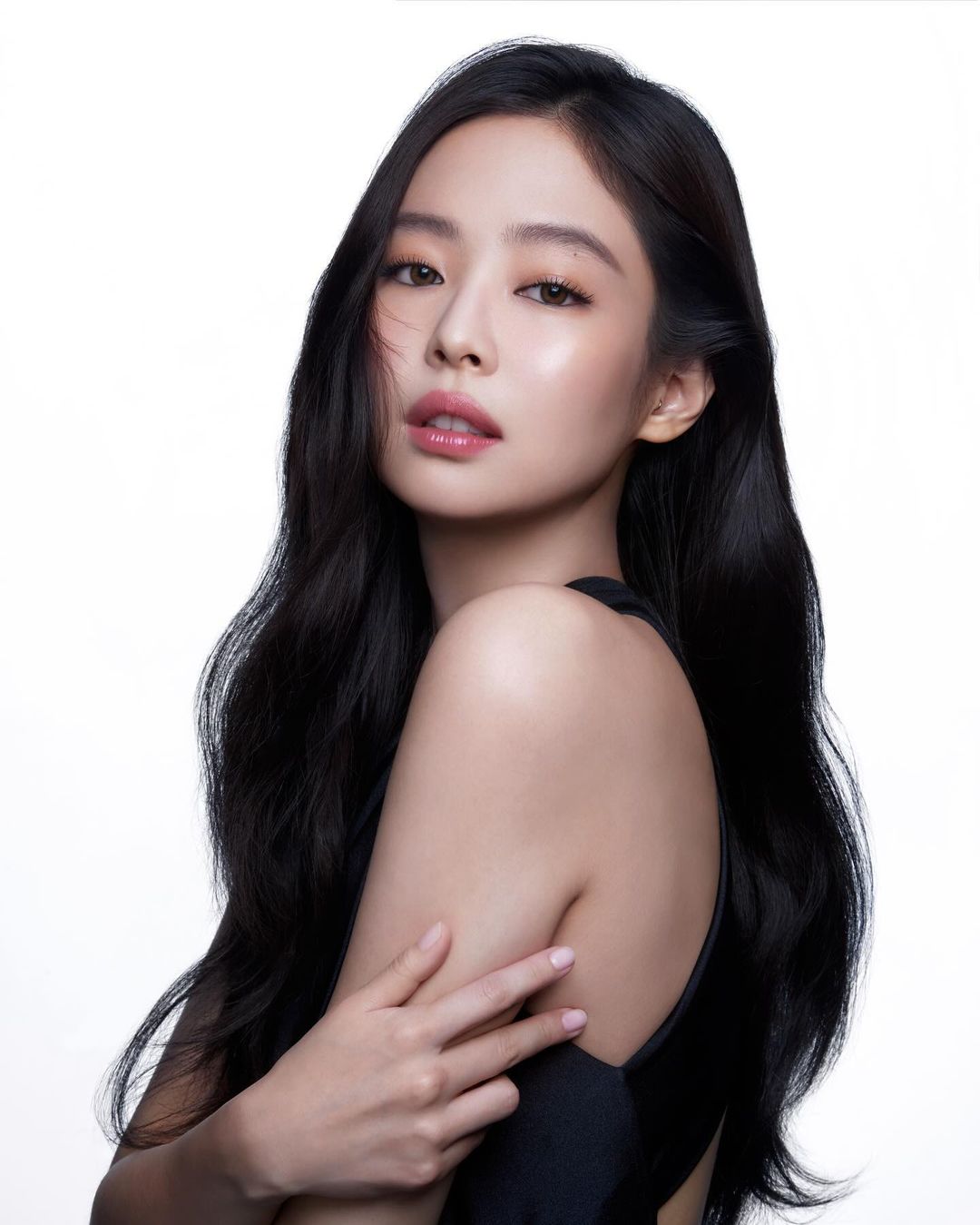 BLACKPINK's Jennie Looks Expensive AF - But Shocks Netizens With Her ...