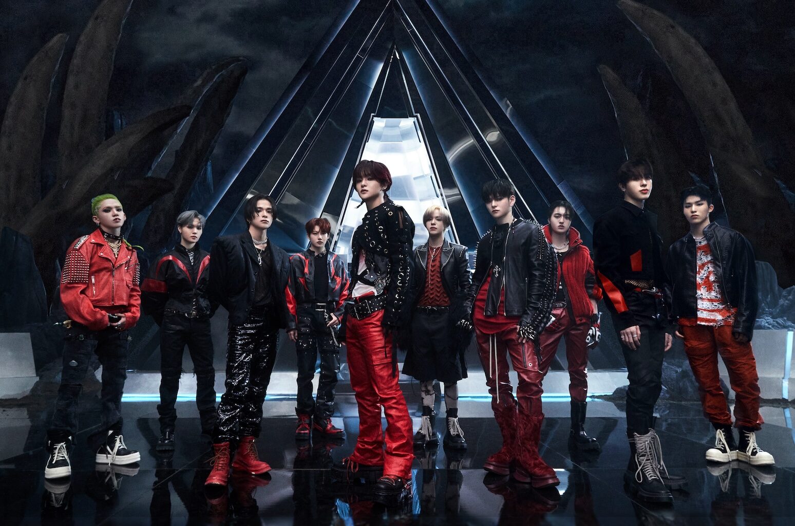 Shocking Amount Of Empty Seats At TREASURE's Fanmeet Sparks Heated ...