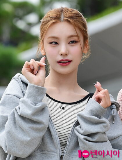 ITZY's Yeji And THE BOYZ's Sunwoo Alleged To Be Dating — Netizens React To Evidence - Koreaboo