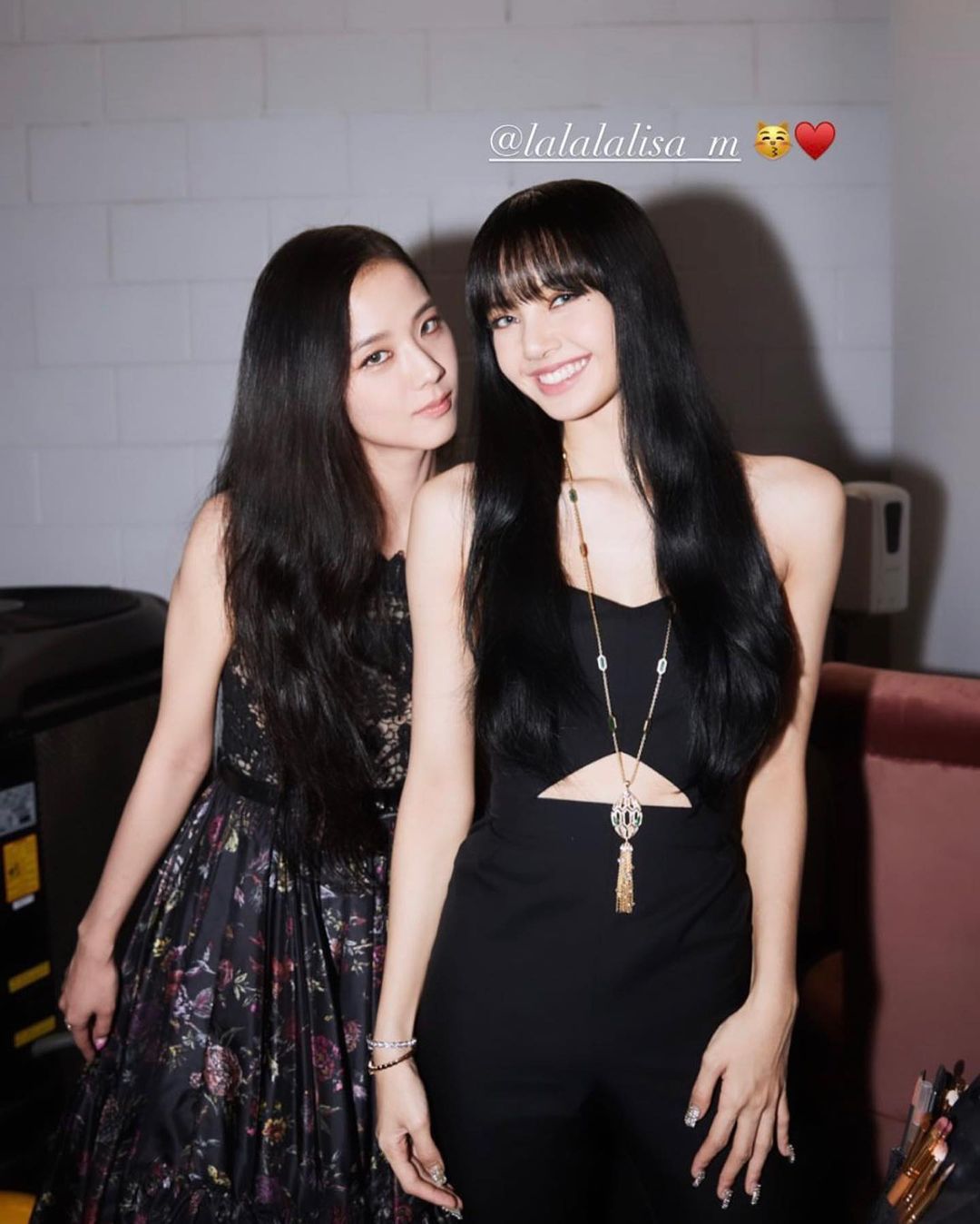 BLACKPINK's Jisoo Spotted Interacting With Lisa's Rumored Boyfriend ...