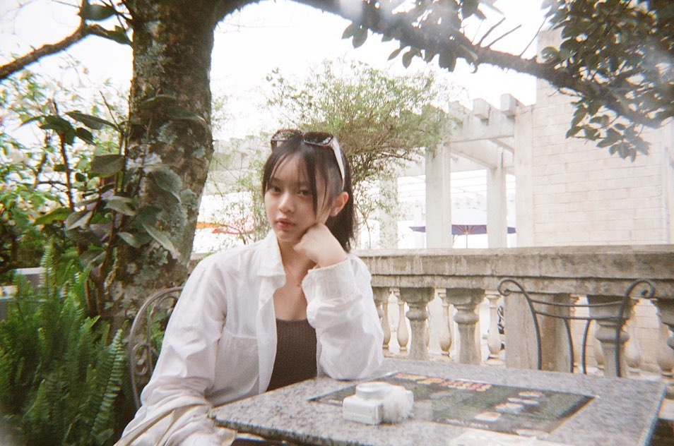 NewJeans' Hanni Goes Backless With Her Stunning Outfit For Gucci's ...