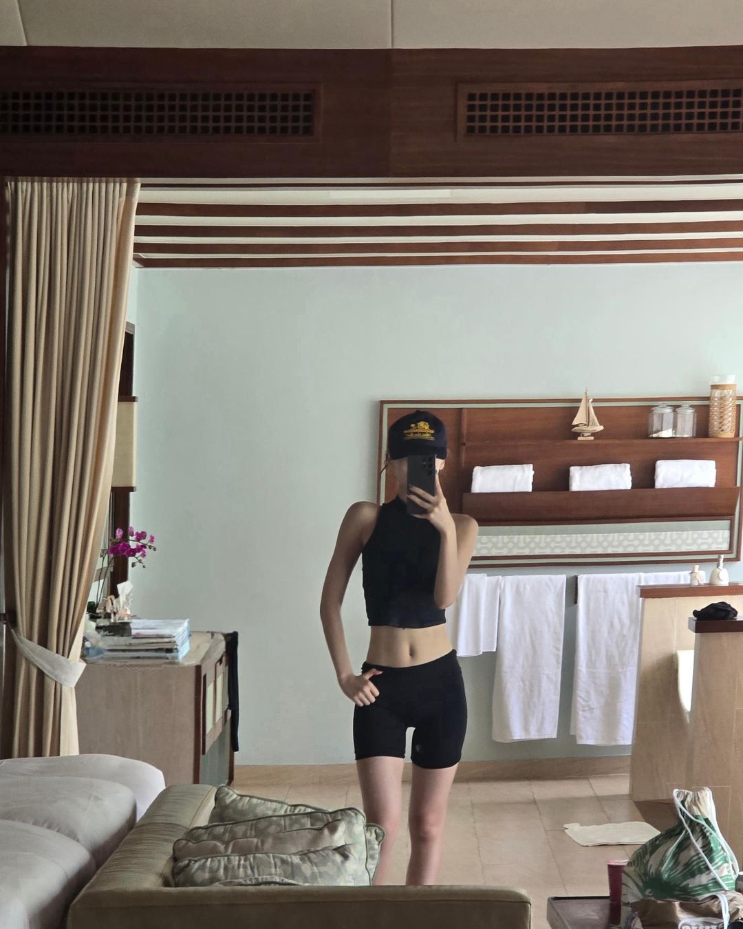 LE SSERAFIM's Chaewon Shows Off Her Perfect Bikini Body - Koreaboo