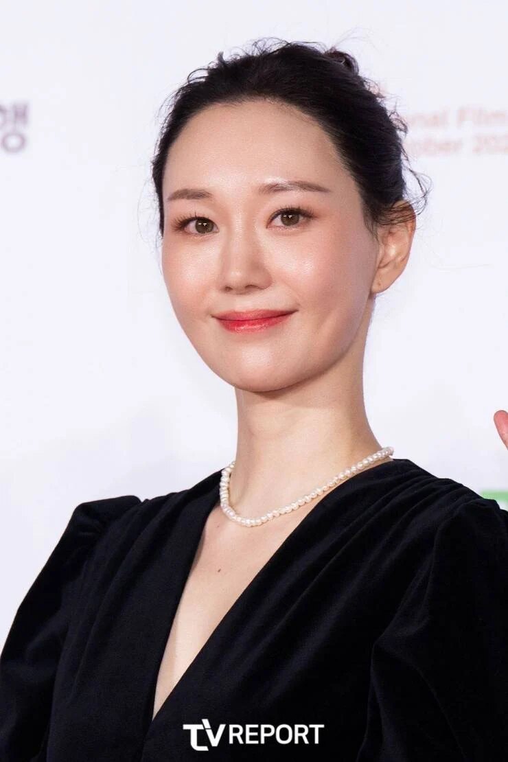 Popular Korean Actress Becomes A New Mother - Koreaboo