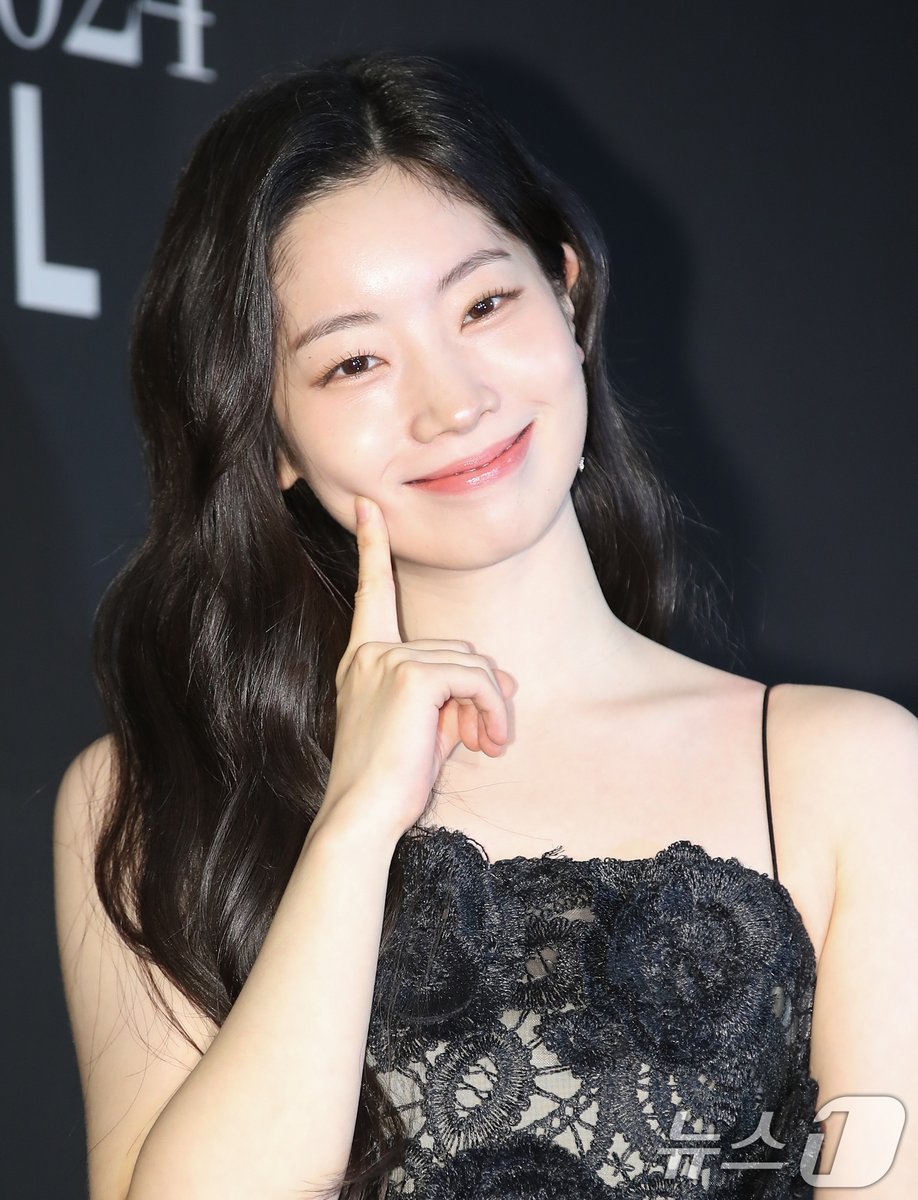 TWICE's Dahyun Goes Backless With A Daring Dress At The 2024 Marie Claire Korea Asia Star Awards ...