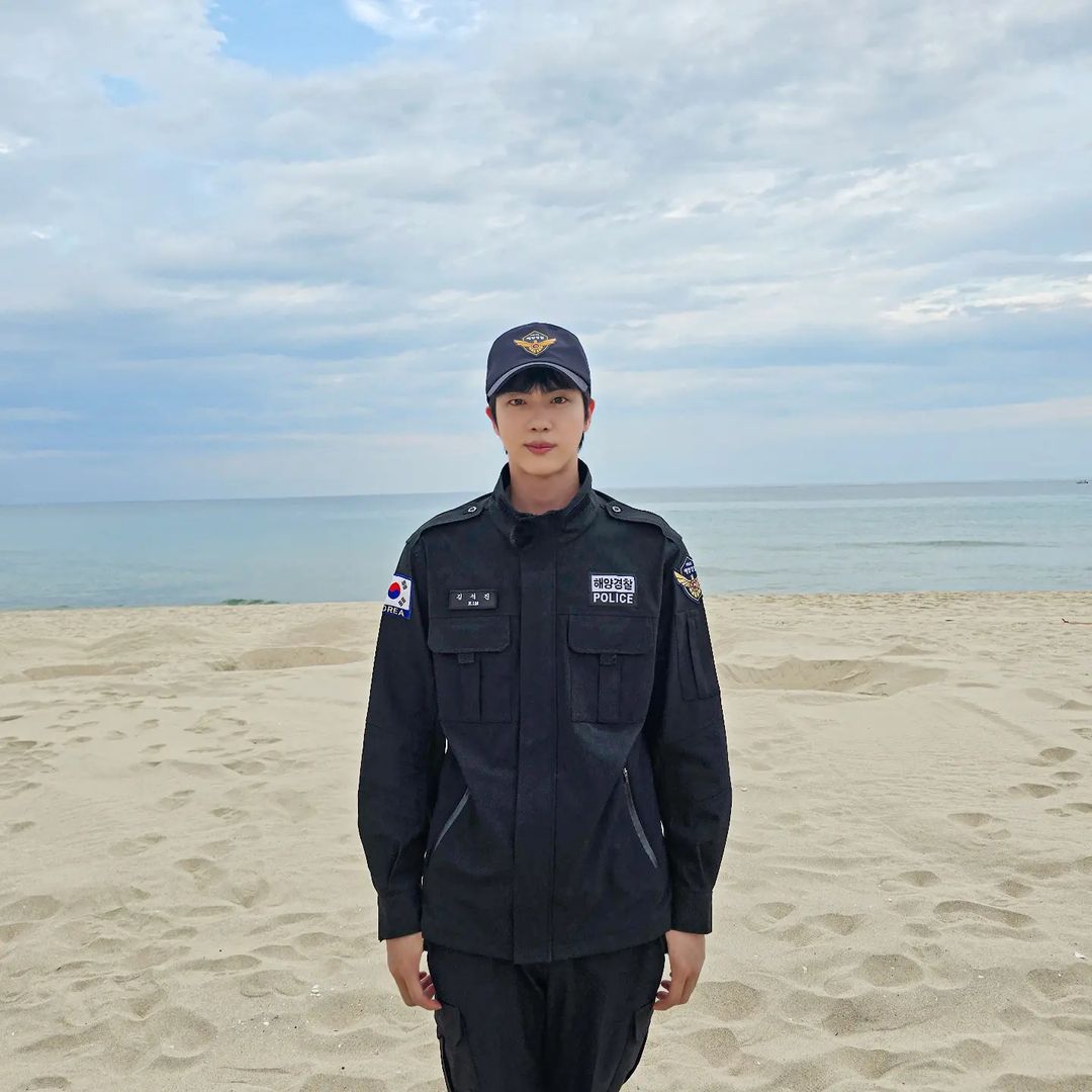 BTS's Jin Reveals His New Official Shoulder Measurements - Koreaboo