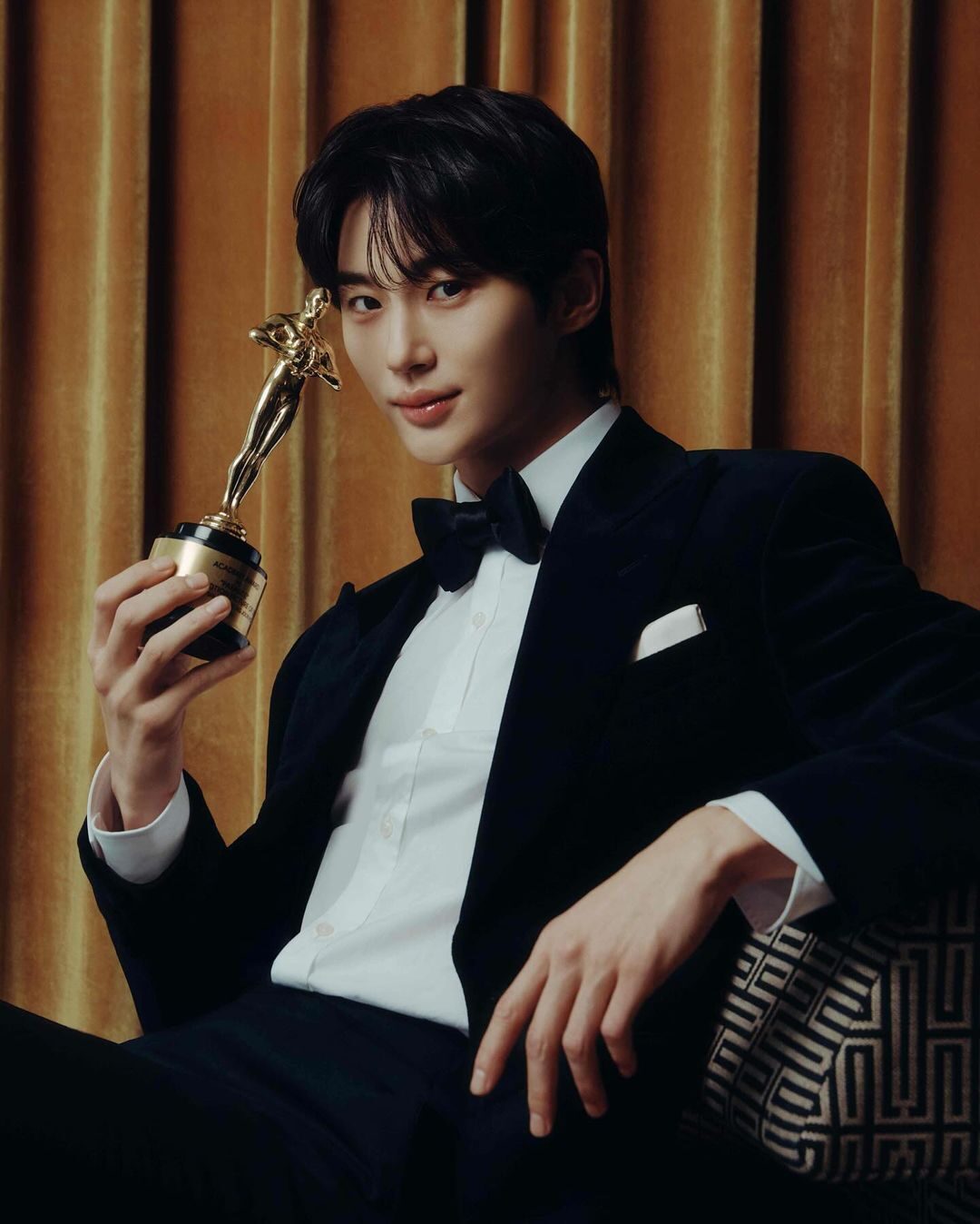 Byeon Woo Seok Is Going Viral Thanks To Recent Sexy Red Velvet Suit ...