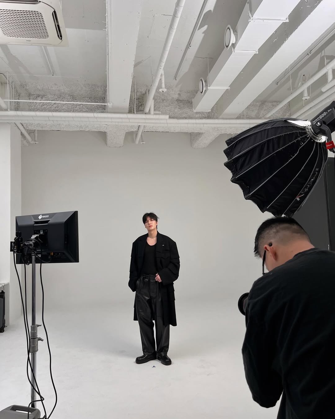 Netizens Have Mixed Reactions To A Viral Video Of Actor Lee Min Ho ...