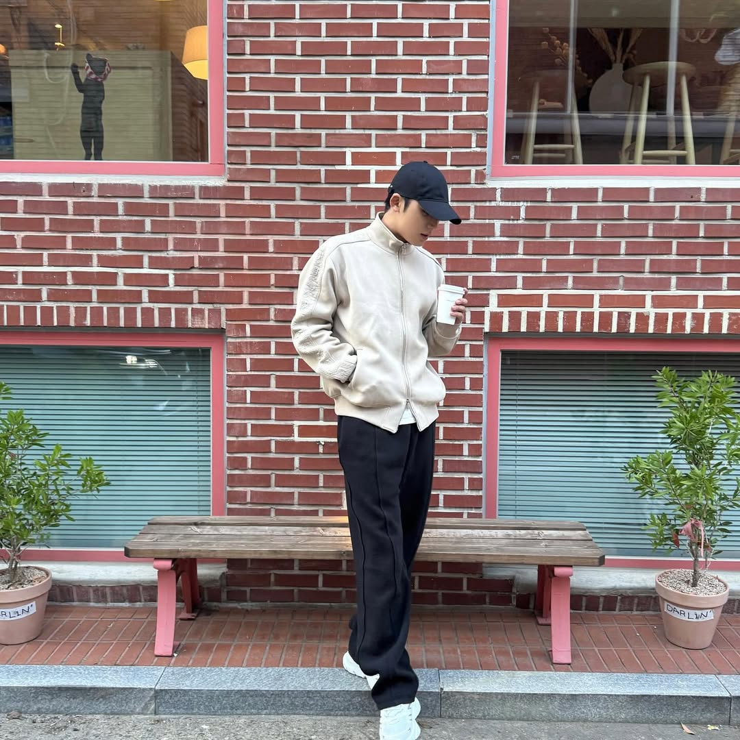 The Handsome Rising Actor Who Makes SEVENTEEN's Mingyu Look "Small ...