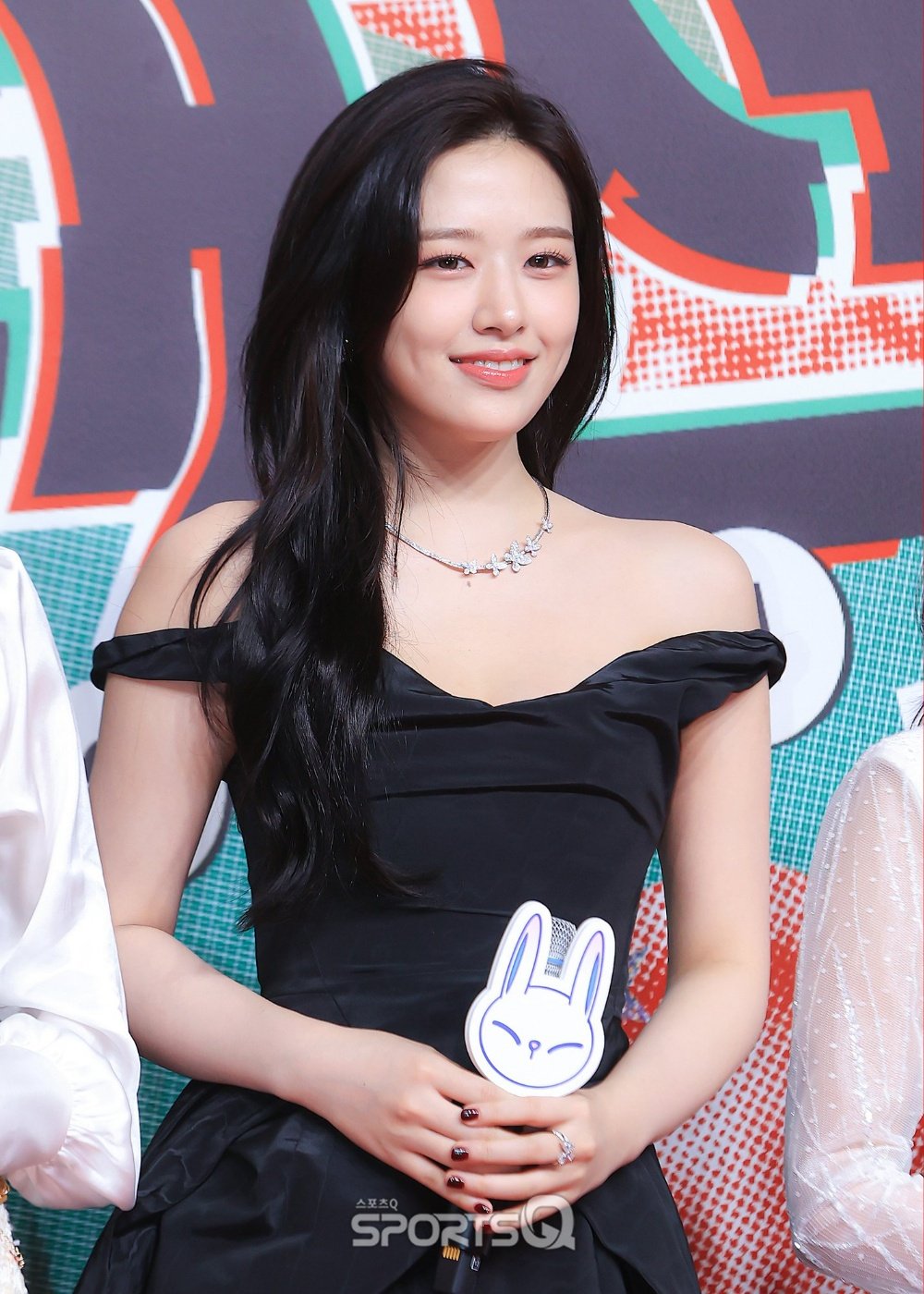 IVE Yujin’s Legendary Dresses Become A Hot Topic - Koreaboo