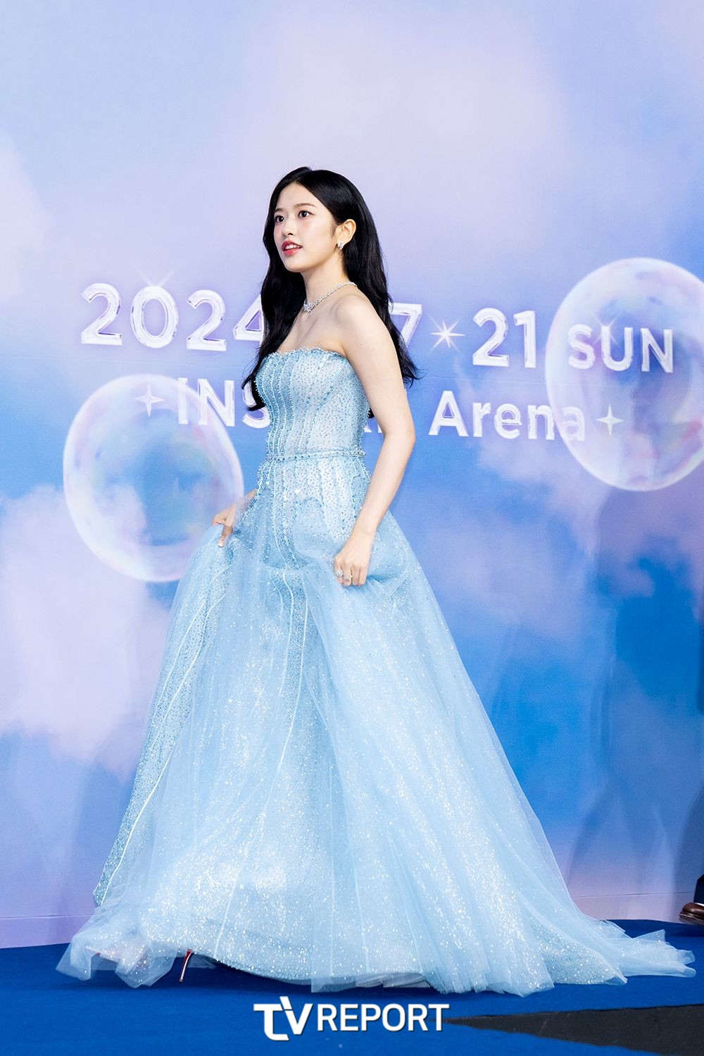 IVE Yujin’s Legendary Dresses Become A Hot Topic - Koreaboo