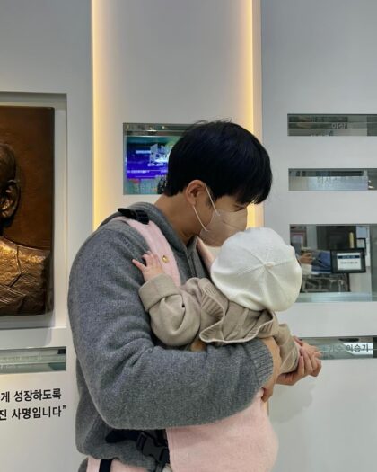 Lee Seung Gi Shows Off His Dad Side During Touching Hospital Visit With ...