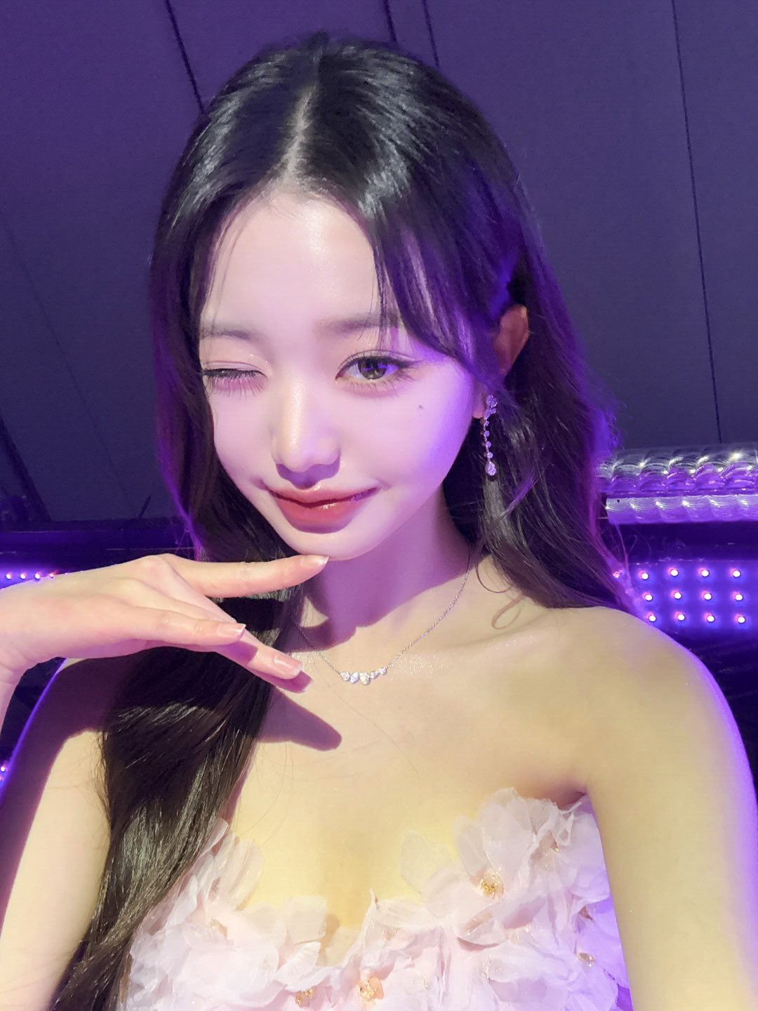 Jinusean Goes Viral For Their Behavior While Performing With IVE’s Jang Wonyoung - Koreaboo