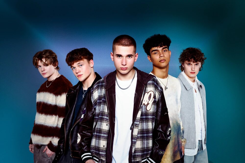 DearALICE's Music Show Debut Earns Widely Mixed Reactions - Koreaboo