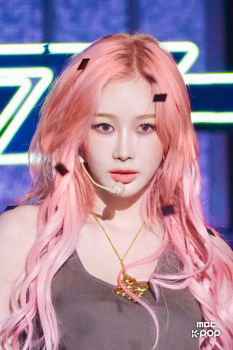 Aespa's Giselle Goes Viral For Her Visuals While Walking — No Literally - Koreaboo