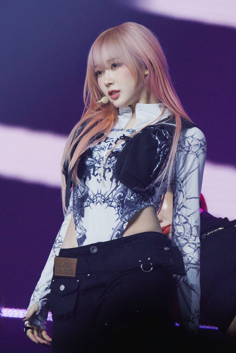 Aespa's Giselle Goes Viral For Her Visuals While Walking — No Literally - Koreaboo