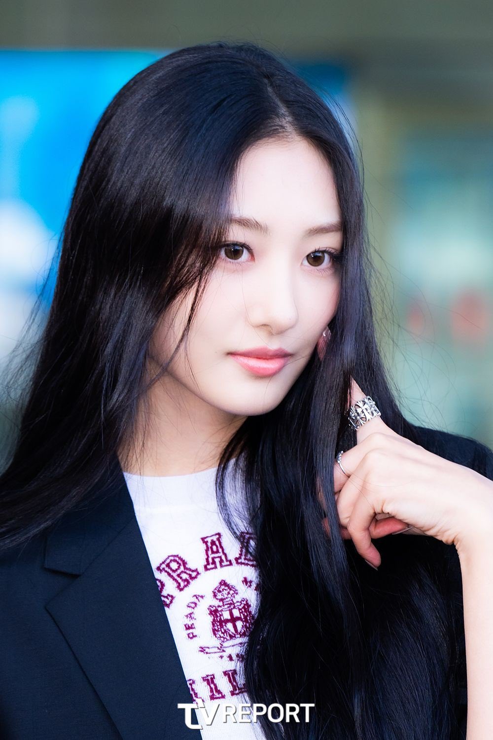 5th Gen Idol Gains Attention For Her Airport Appearance Headed To ...