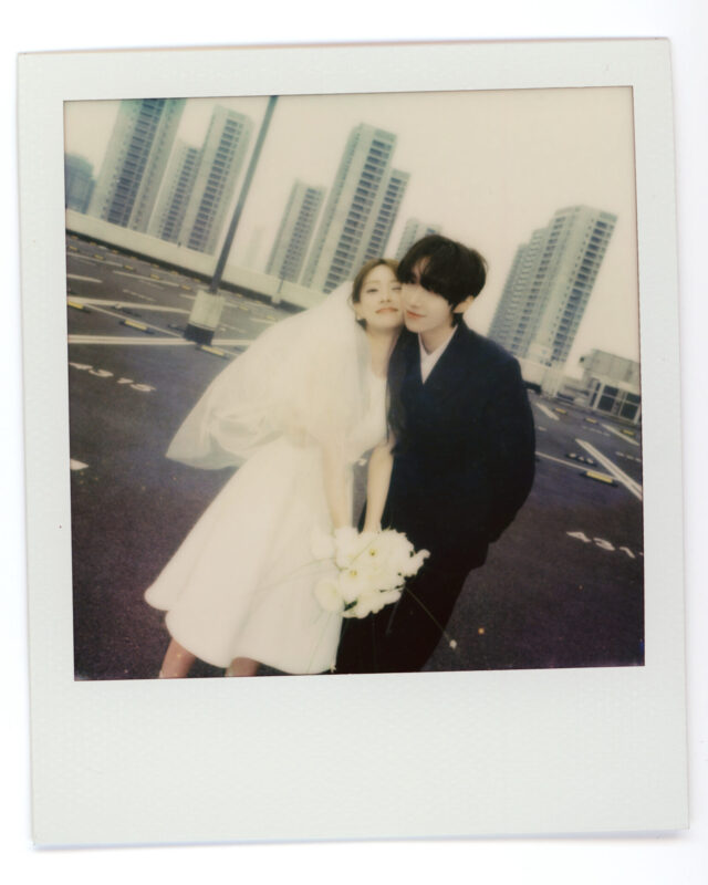 Idol Marries His Alleged Sasaeng Fan, Reunites With His Members At ...