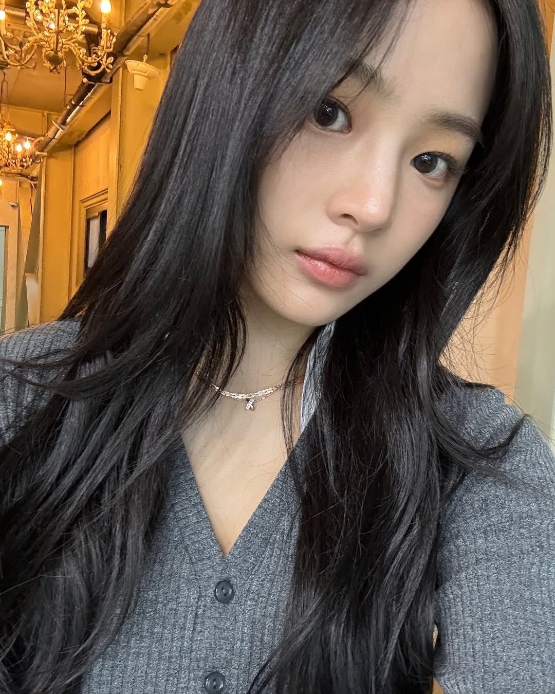 Male K-Pop Idol Spotted Commenting On NJZ (NewJeans) Minji's Recent Instagram Live - Koreaboo