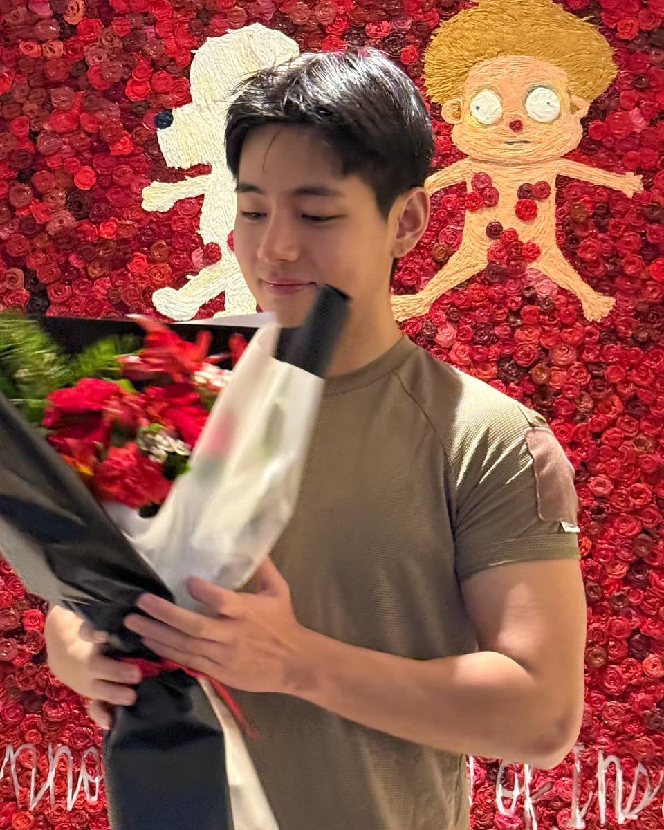 BTS's V Breaks the Internet With His Sculpted Physique In New Update ...