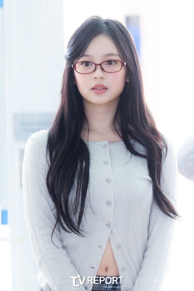 NJZ's (NewJeans) Hanni Cries In New BBC Interview — Sparks Mixed Reactions - Koreaboo