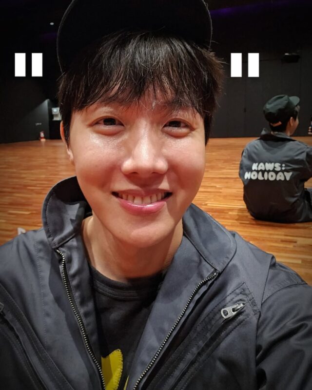 Unexpected Way TWICE's Nayeon And Momo Refer To BTS's J-Hope Sparks Hot Reactions - Koreaboo