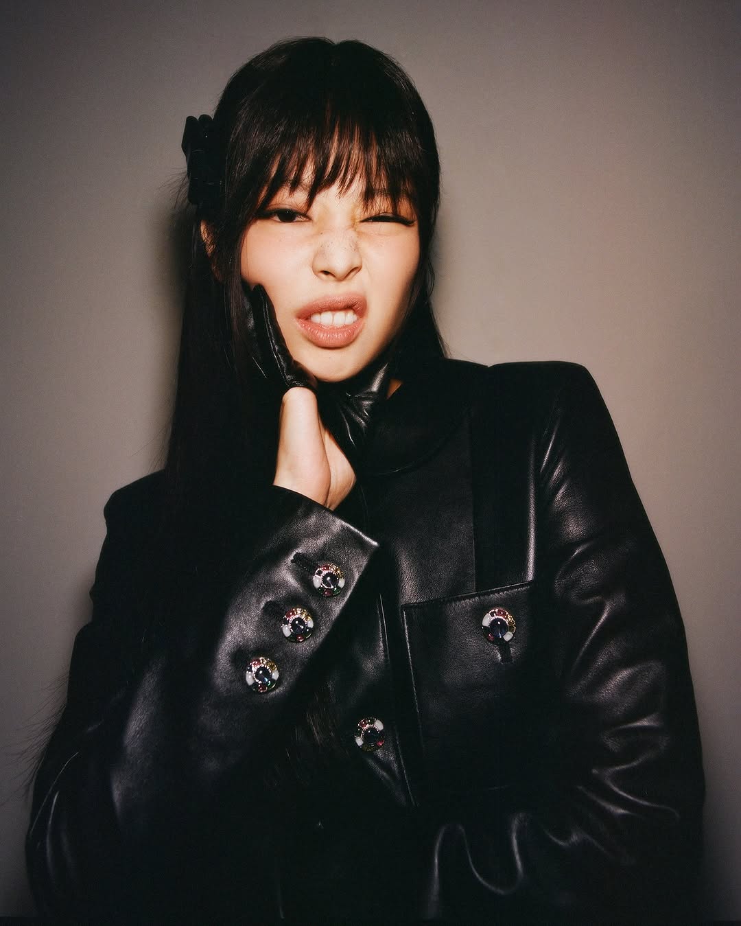 BLACKPINK's Jennie Confidently Rocks The Controversial "No-Pants" Trend ...
