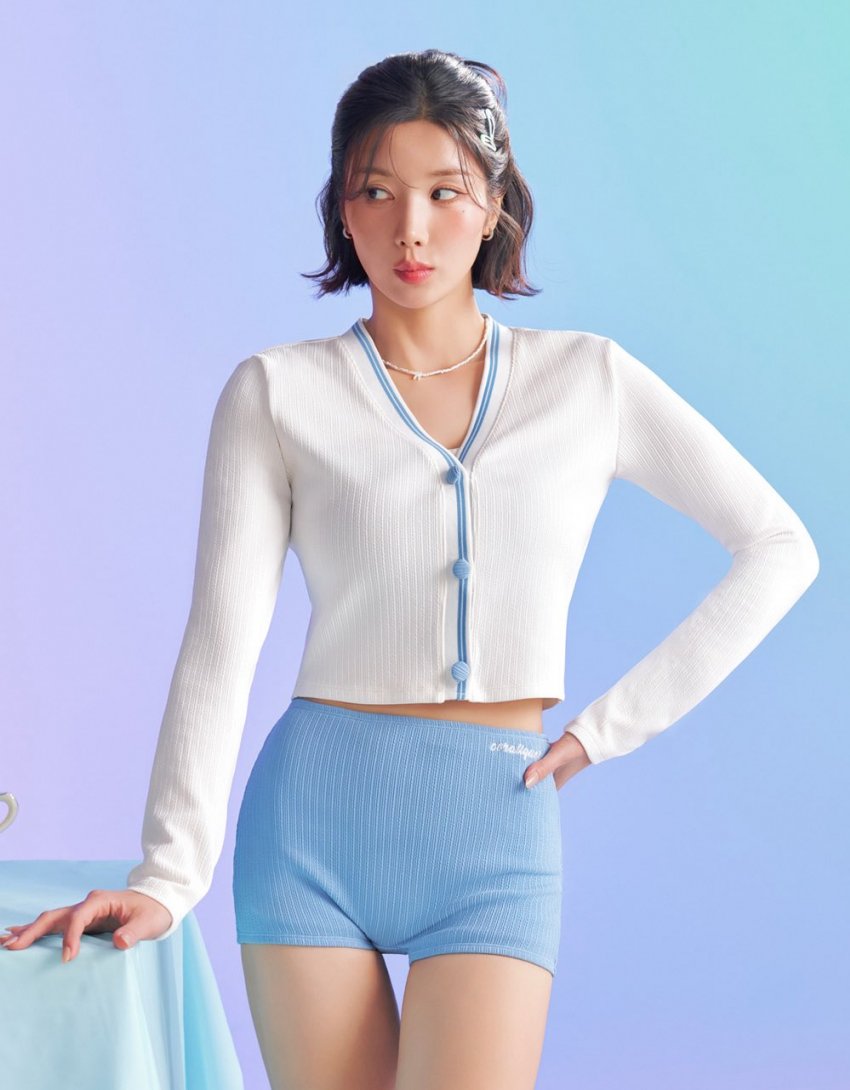 Kwon Eunbi's Swimsuit Photoshoot Becomes A Hot Topic - Koreaboo