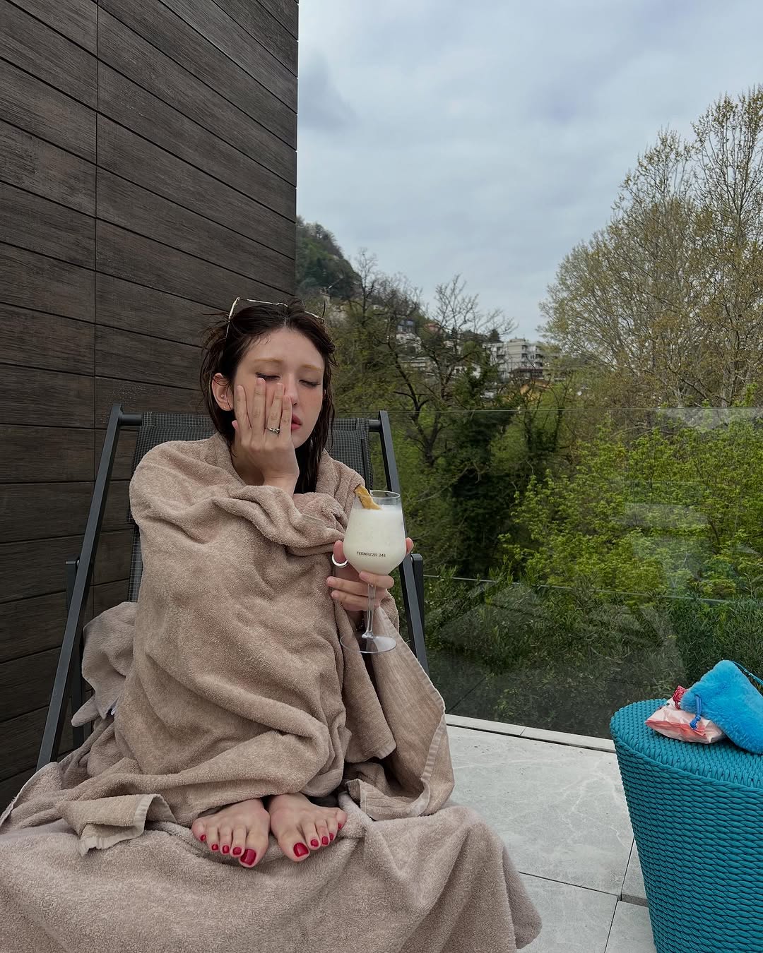 Somi Stuns In New Bikini Photos - KPOP HIT