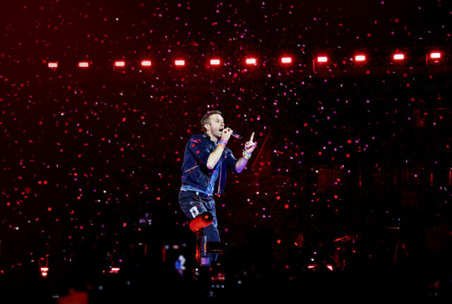 Coldplay's Chris Martin Recreates BIGBANG Taeyang's Iconic Meme On ...
